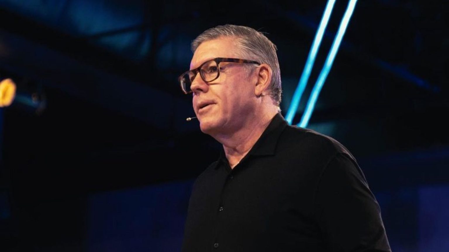 Em pregação polêmica, Ed René Kivitz apresenta o “Deus mãe”